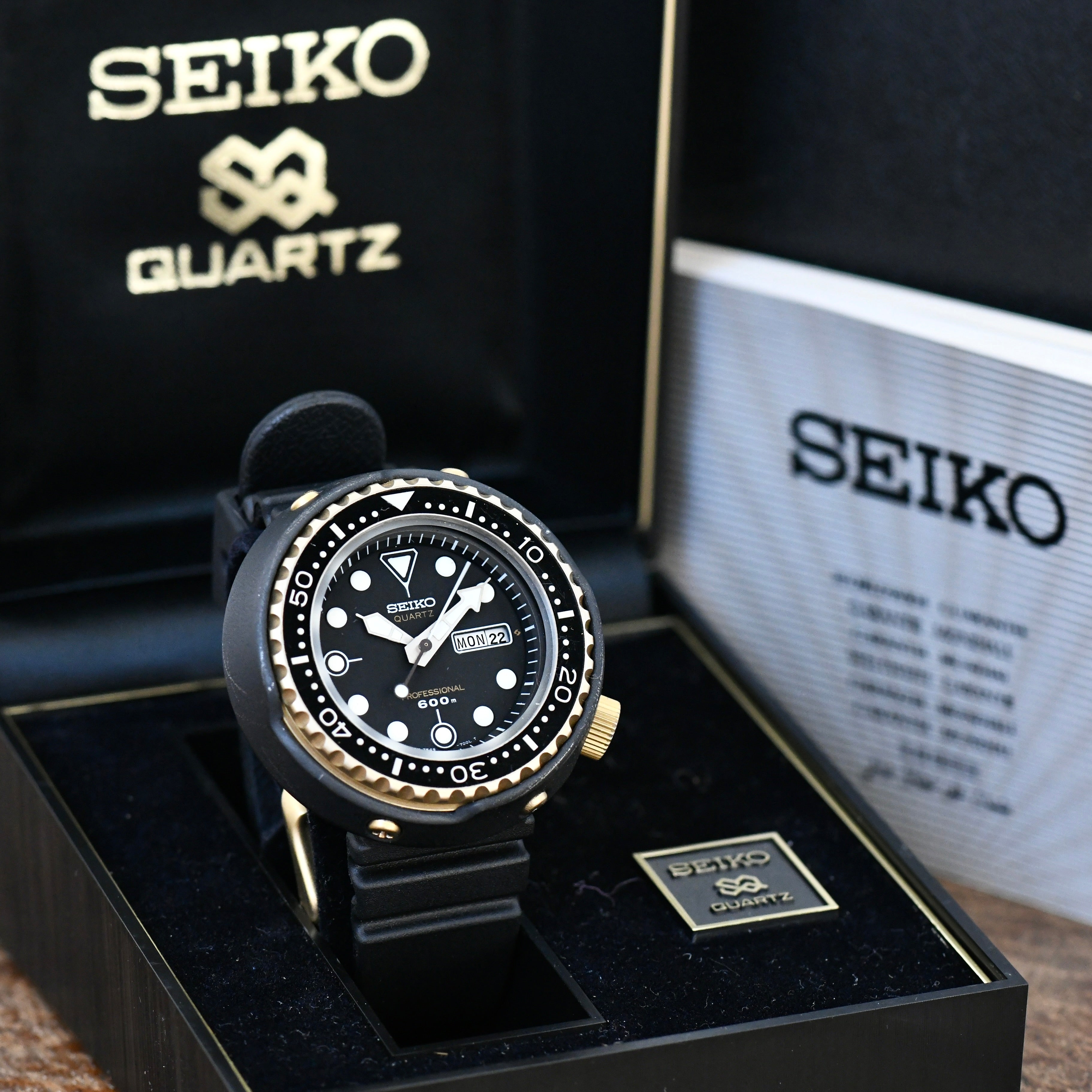 Seiko Golden Tuna 600m Professional Quartz 7549-7009 1982 - Boxed & Pa ...